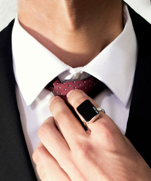 Aina Ring - The First AI wearable - ThingsFromMars.com